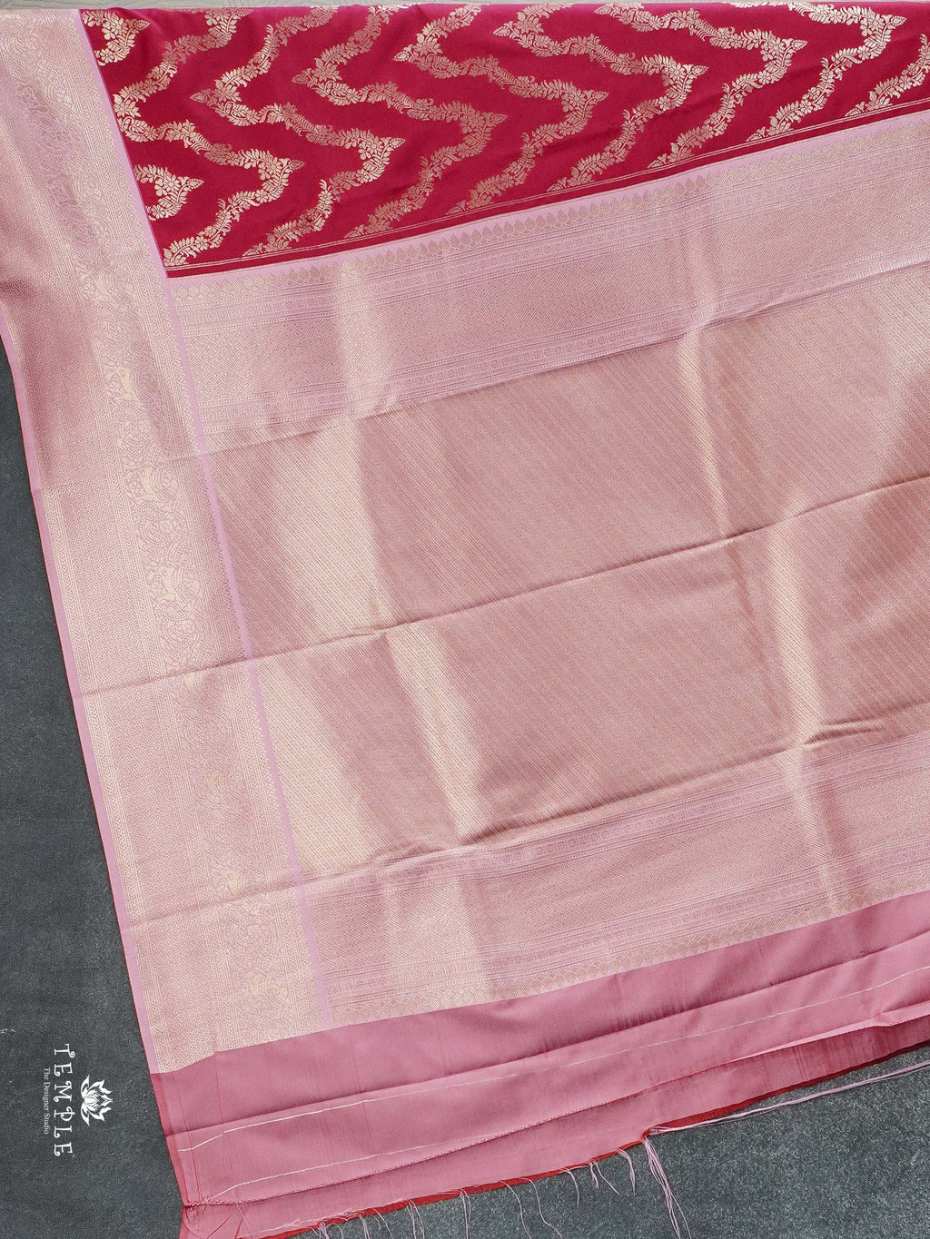 Semi Silk Saree With Zari Woven Pattern | TTDS2756